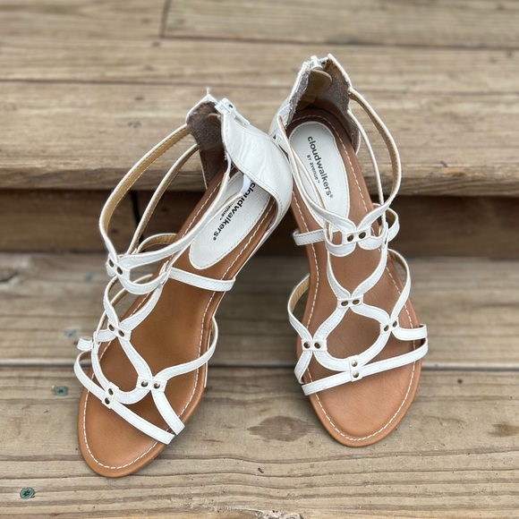 cloudwalkers | Shoes | Cloud Walker White Sandals 9w | Poshmark
